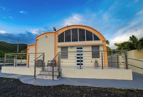 Jesus Did It, Christian Paradise With Jacuzzi, Terrace, And Peaceful Atmosphere. - Yabucoa
