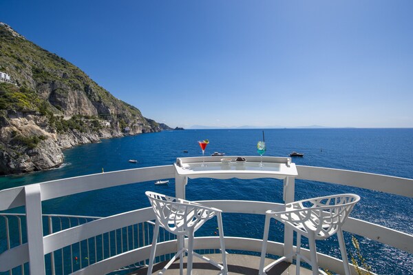 Habitación Romántica - Situada En La Roca, Con Vistas Al Mar - Praiano
