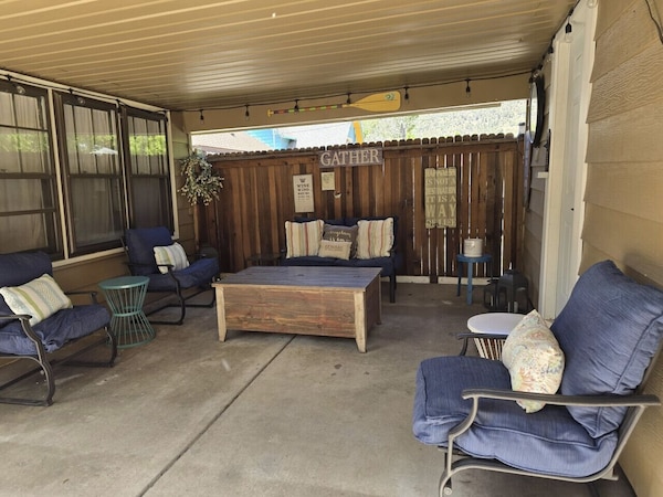 Spacious Downtown Oasis - Glenwood Springs, CO