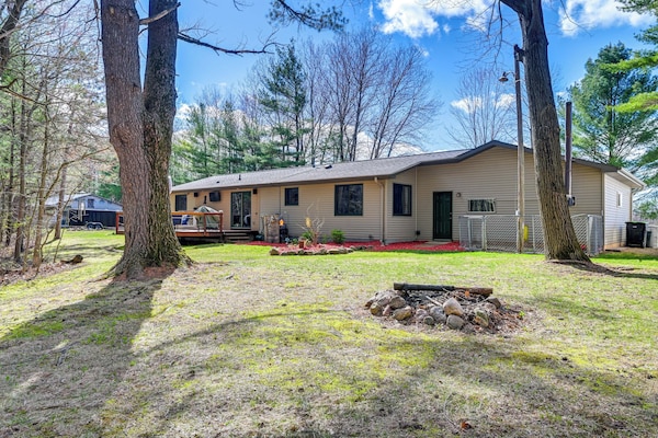 Furnished Deck W/ Forested Views: Manawa Home! - Bear Creek, WI