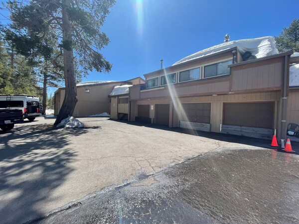 Ski In 1-bedroom Pet Friendly Condo With Wifi In Bear Valley - Bear Valley, CA
