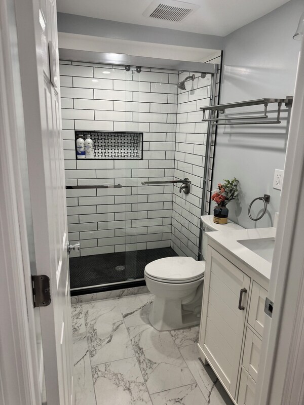 Modern 1 Br Apartment In Downtown Jersey City Near Light Rail And Restaurants. - Manhattan Beach, NY