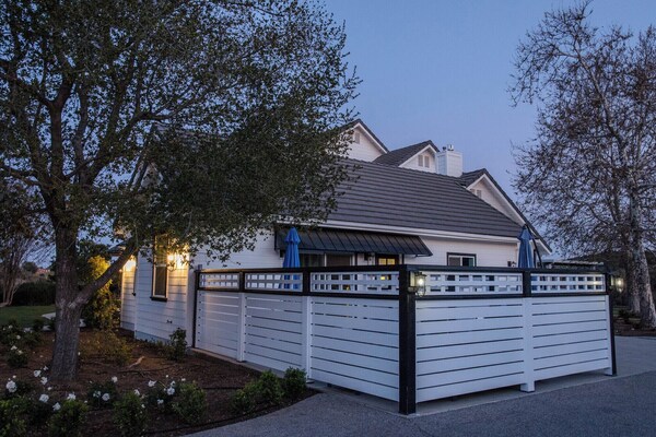 Clark House One Bedroom Apartment Is The Perfect Spot For A Wine Getaway For Two! - Atascadero, CA