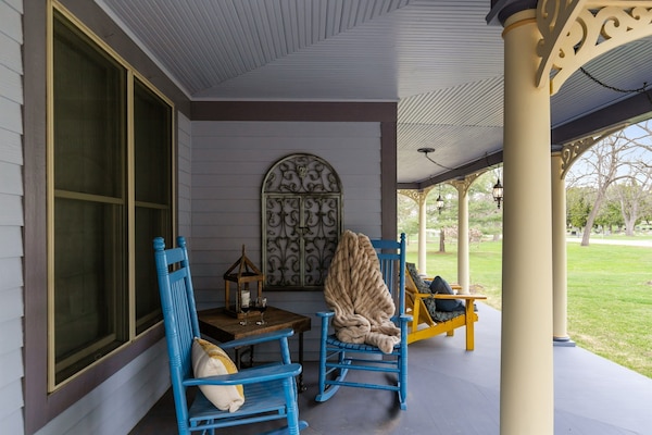 Green Lake Gem | Game Room & Private Baths - Green Lake