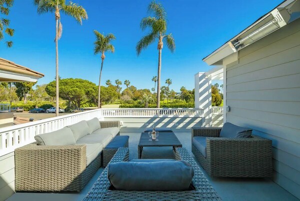Beautiful Coastal House On The Iconic Island Of Coronado. - San Diego, CA