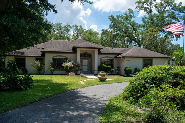 Spacious Lake View Home Near Historic Downtown Mount Dora! - Mount Dora, FL
