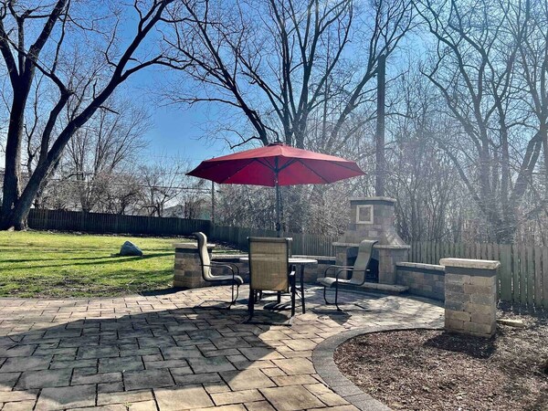 Luxury Bliss: Opulent 5br/3.5ba Delightful Escape - Downers Grove, IL
