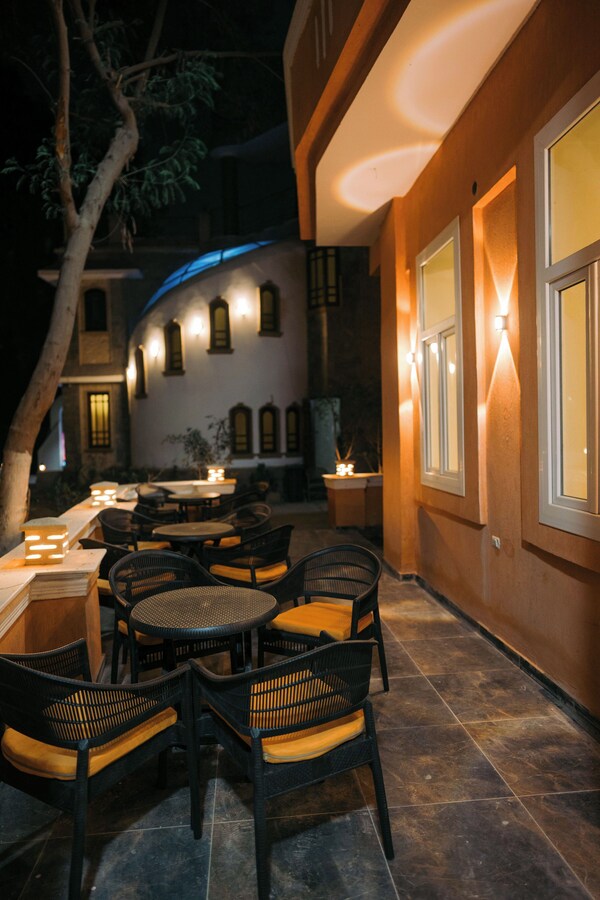 Sleep By The Stones Of History  Garden Comfort With A Pyramid View! - Egypt
