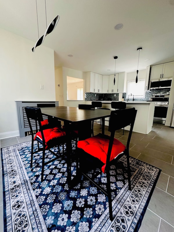 Spacious 4-bedroom House In Lovely Lynbrook With Wifi, Ac Free Parking - 롱비치