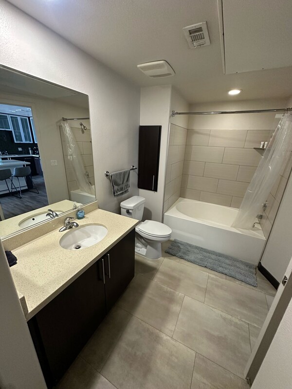 Hollywood Gem - Great Price, Prime Location - Santa Monica, CA