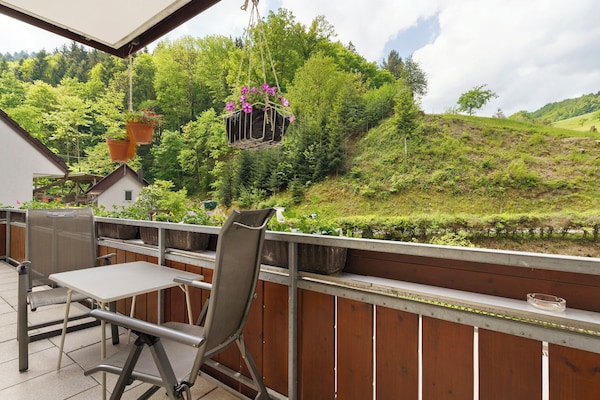 Ferienwohnung 'Doppelzimmer 1' Mit Bergblick, Privatem Balkon Und Wi-fi - Hausach