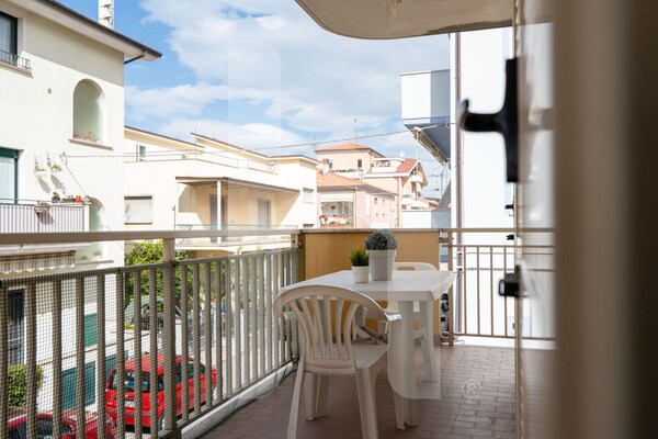 Homiday - Via Gramsci Int. 4, 3-room Apartment On The 1st Floor - Pineto