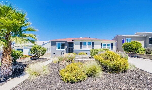Casa San Diego-beachy 3bd/3bth Family House With Wifi, Smarttv, Ac, Big Backyard - El Cerrito - San Diego