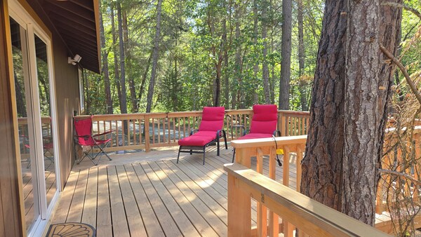 Beautiful New Cabin In The Heart Of Southern Oregon Wine Country.\nland Of Fun! - Oregon