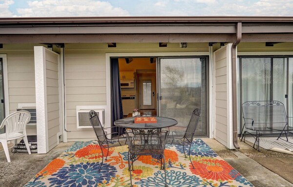 Poolside Retreat At Kimberling Crossing - Kimberling City, MO