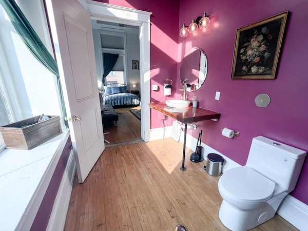 Oliver Inn | Suite 15 | Mayor Snively - Duluth, MN