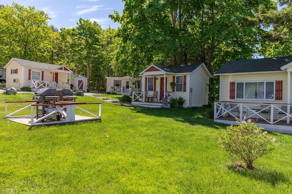 Gallagher's Travels Cabin Five (King) - Bar Harbor, ME