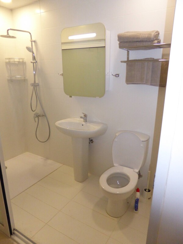Seaview Ground Floor Flat In żEbbuġ - Malta