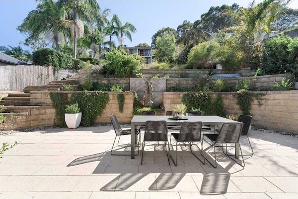 Modern Pittwater Home With All The Creature Comforts - Narrabeen