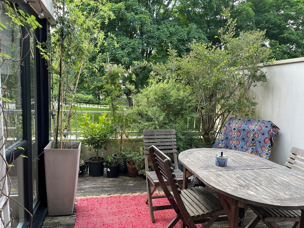 Appartement Au Vert, Calme, Spacieux Et Lumineux à 15 Minutes De Paris. - ibis Nanterre La Défense
