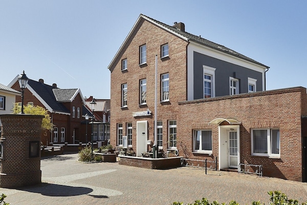 First Floor Apartment For Two People In The Old Town Center - Borkum