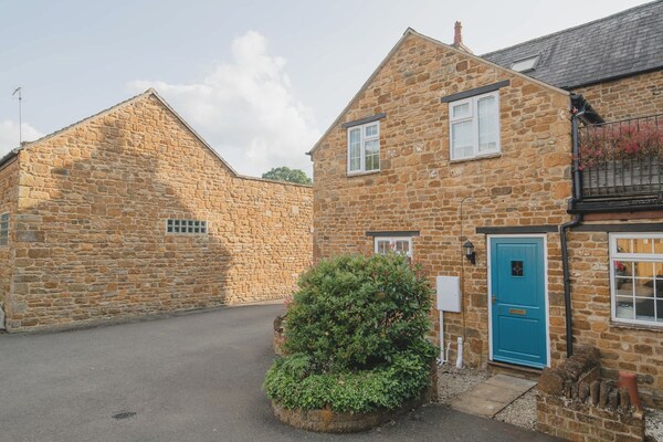 Lovely 2 Bedroom Cottage In The Heart Of Adderbury - Sale