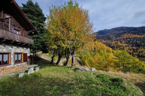 Chalet Individuel De 100m2 Avec Jardin Pour 5 Personnes. Au Calme, Accès Par La Route Des Echertes.t - Kanton Wallis