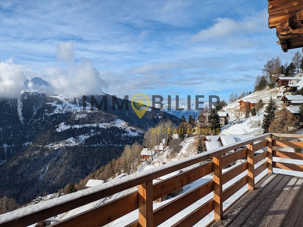Charming Authentic And Warm Chalet With 4 Bedrooms Ideal For 6 People.this Chalet Combines Comfort - Vercorin