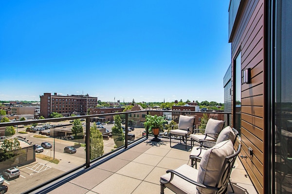 New Construction:  Luxury Downtown Holland Condo  Walk To Everything - Ottawa Beach, MI