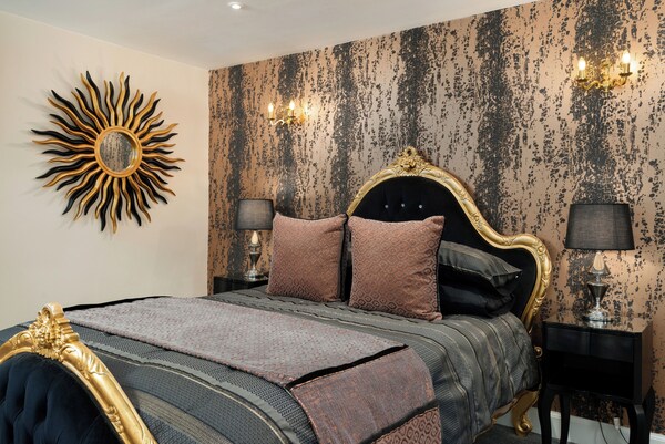 Castle Gogar In The City  Live Like A King And Queen - 
