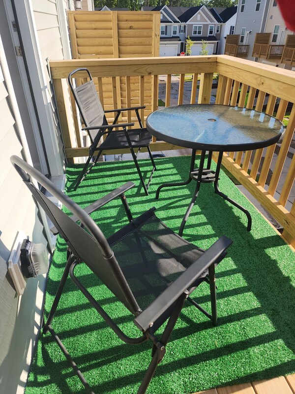 3-bedroom/3.5 Bath Near Rdu/rtp With Personal Workspace,smart Tvs, Pool,dog Park - Cary, NC