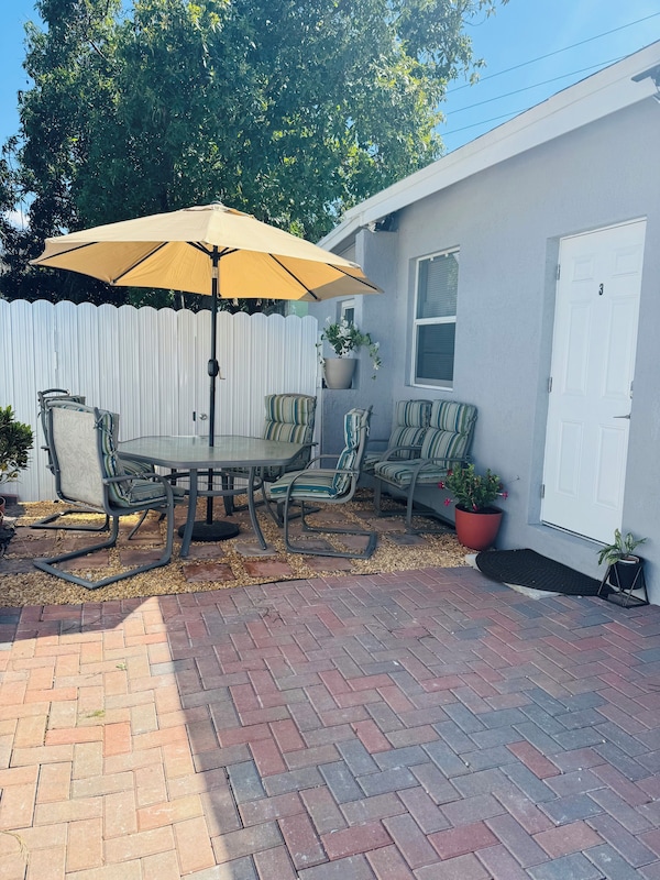 Cozy Getaway Near Beaches & Casinos - Hollywood