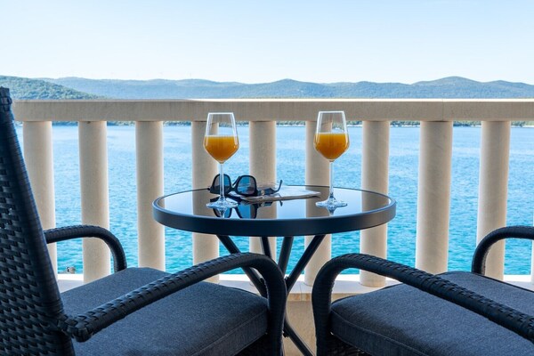 Comfortable Four-bedroom Apartment - Neum