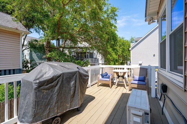 Spacious Isle Of Palms Beach House, Steps From The Beach! - Isle of Palms, SC