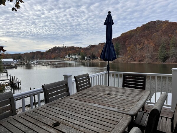 New! Luxury Retreat W/ Best Views & Water Access - Holland, MI