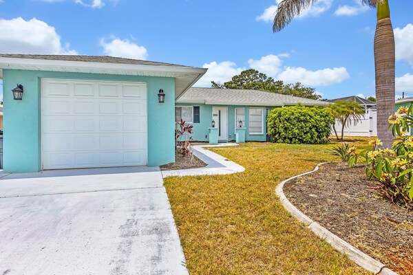 Blue Lagoon Retreat S - Venice, FL