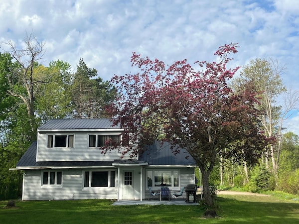 Charming House On The St. Mary's River In Sault Ste. Marie, Freighters Out Front - Sault Ste. Marie