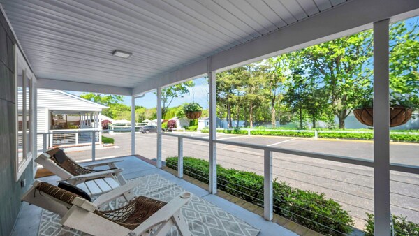 Cottage Suite In Boutique Hotel, Heart Of Hampton Bays, Waterfront... - Riverhead, NY