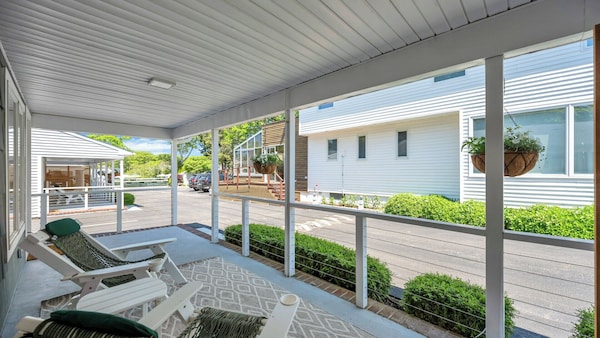Cottage Suite In Boutique Hotel, Heart Of Hampton Bays, Waterfront... - Westhampton Beach, NY