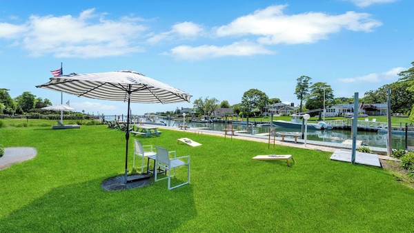 Standard Room In Boutique Hotel, The Heart Of Hampton Bays, Waterfront... - 