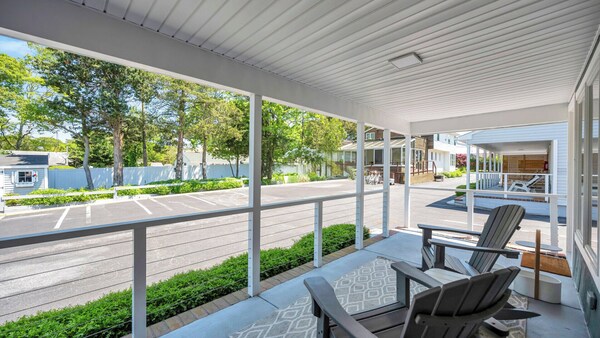 Cottage Suite In Boutique Hotel, Heart Of Hampton Bays, Waterfront... - Hampton Bays, NY