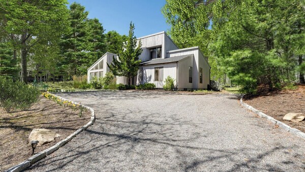 Charming East Hampton Home, Private Yard With Fenced In Pool, Perfect For... - East Hampton, NY