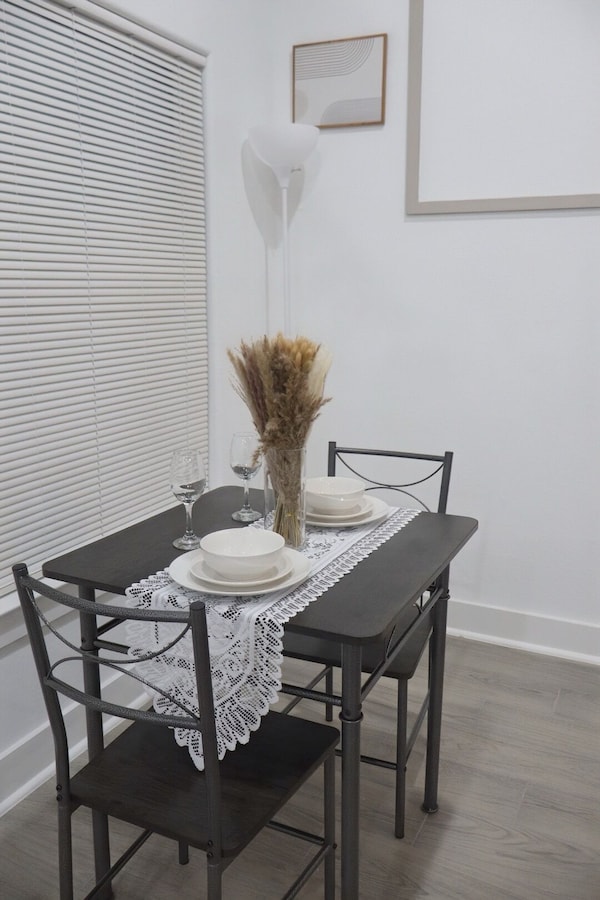 The Houston Grand Retreat - 20 Mins From Downtown - Houston, TX
