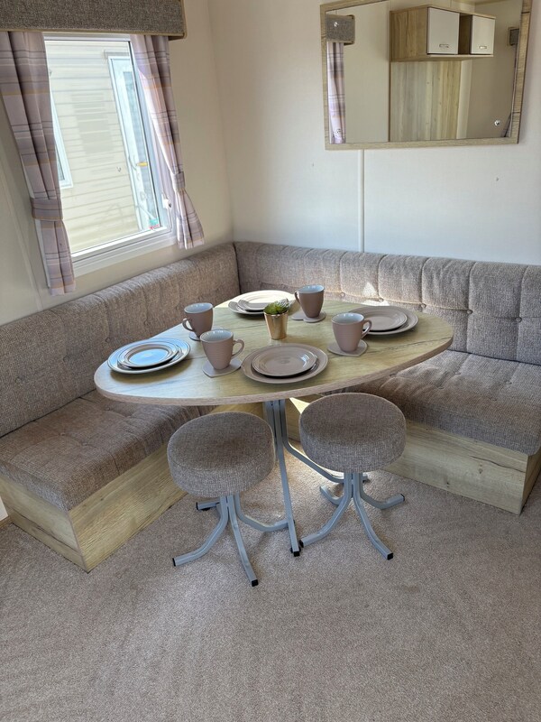 8 Berth Caravan Situated On The Golden Palm Resort - Chapel St Leonards