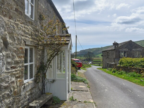 2 Bedroom Accommodation In Starbotton - ヨークシャー