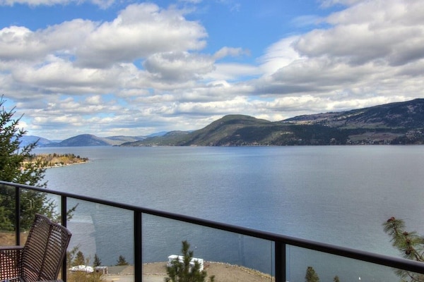 3 Bedroom Cottage At La Casa With Stunning Lake Okanagan Views! - ブリティッシュコロンビア州