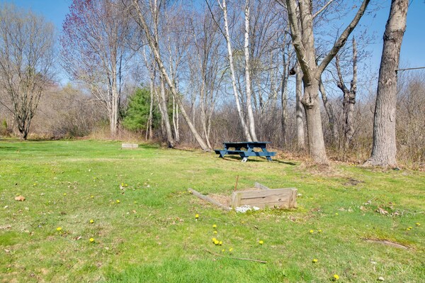 Walk To Long Sands Beach: Cottage W/ Fire Pits! - Portsmouth, NH