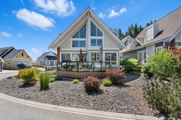 Bright 2 Bed  And  Loft Pet Friendly Cottage At Lacasa - Lake Country