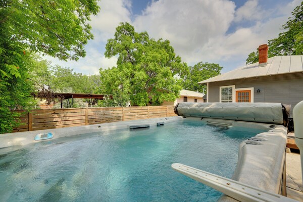 San Antonio Home 2 Mi To Dtwn, Swim Spa! - San Antonio, TX