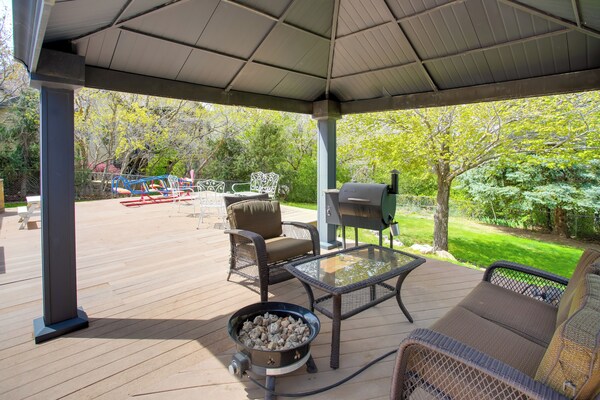 Hike, Golf, Ski & More: Family Home In South Weber - Layton, UT